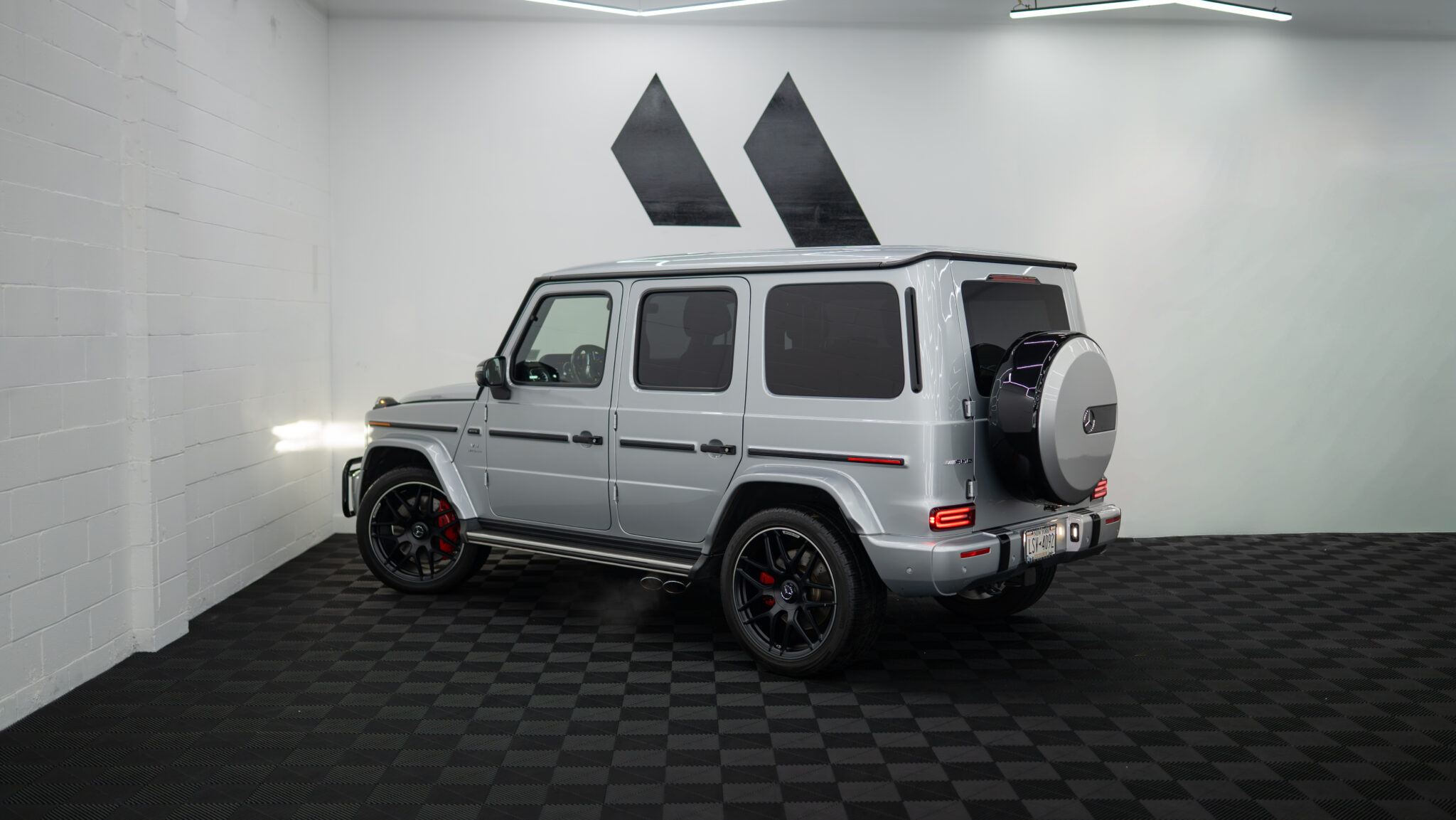 Mercedes G63 AMG (Silver) Rental in New York | Monarq Motors